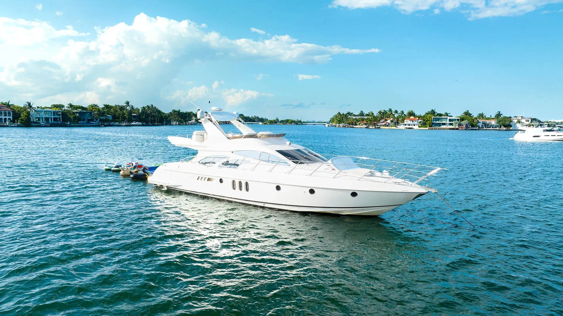 65 Azimut | Luxury Yacht in Miami, United States
